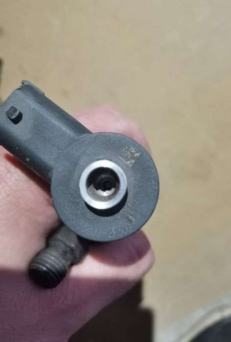 Injector injectoare Hyundai ix35 Kia Sportage 2.0 crdi COD 33800-2F300 ...