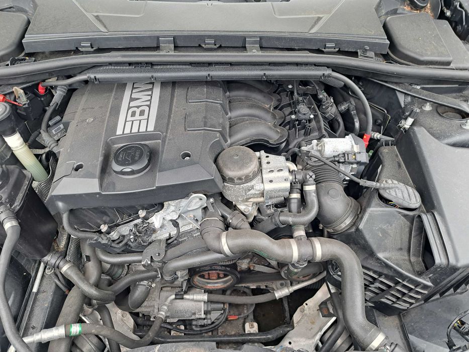 Продавам BMW e91 318i 143hp 2010 facelift на части, n43 мотор 140000км ...