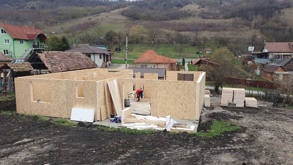 Kit casa de lemn 70mp - Panouri SIP Brasov • OLX.ro
