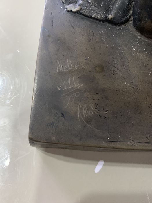 Statueta bronz semnata Oradea • OLX.ro