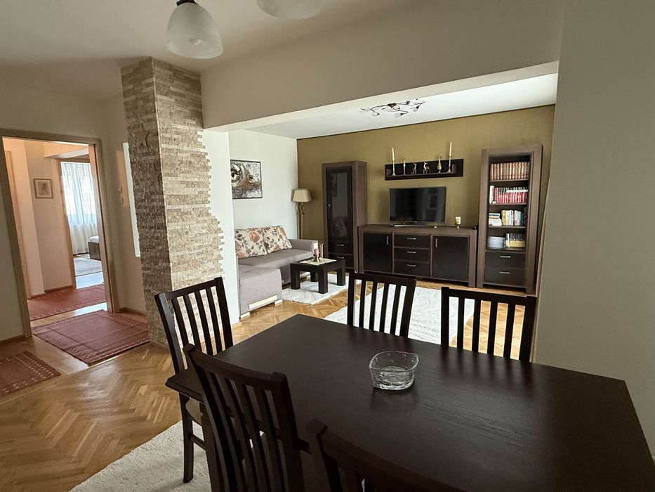 Apartament 3 camere, Calea Dumbravii, zona Finante Sibiu • OLX.ro