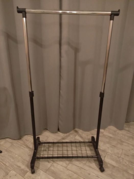 Стойка за дрехи от Jusk гр. София Света Троица • OLX.bg