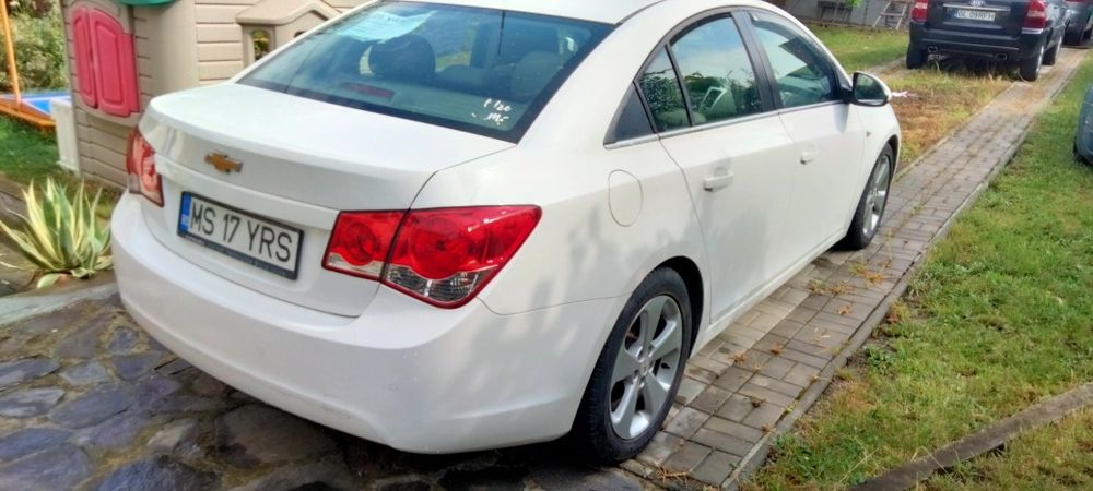 Chevrolet Cruze 1,8 Automată Reghin • OLX.ro