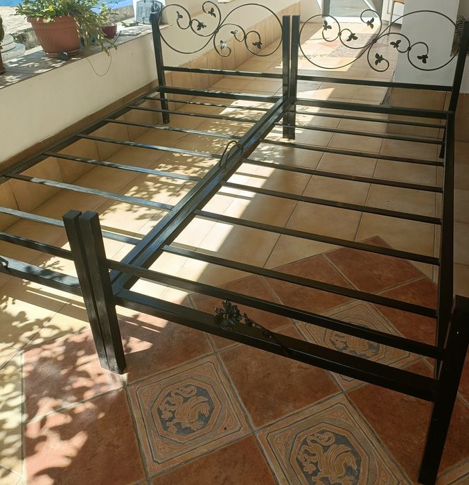 Pat din fier forjat, 2 m lungime cu 2 m latime Arad • OLX.ro