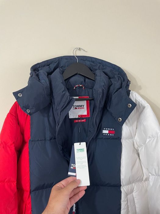 Geaca Tommy Jeans Ghercesti • OLX.ro