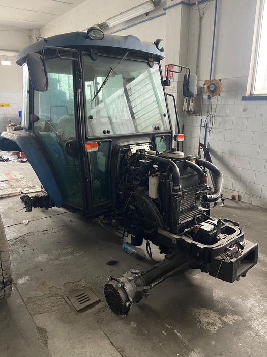 Tractor New Holland, 4x4, 3 pistoane, 65cp, Agrotab Maramureș Cicarlau ...