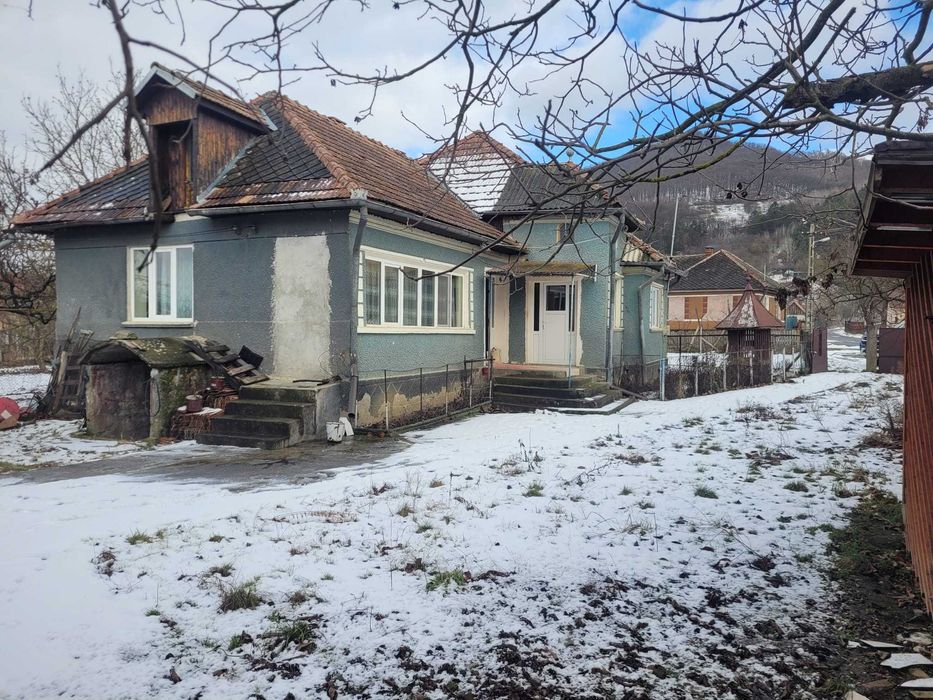 Casa de vanzare Caseiu Caseiu • OLX.ro
