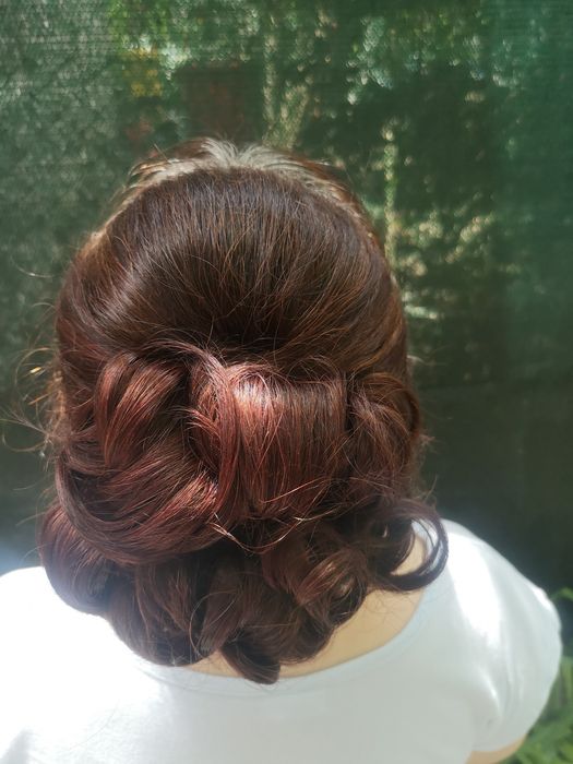 Coafeza la domiciliu Navodari • OLX.ro