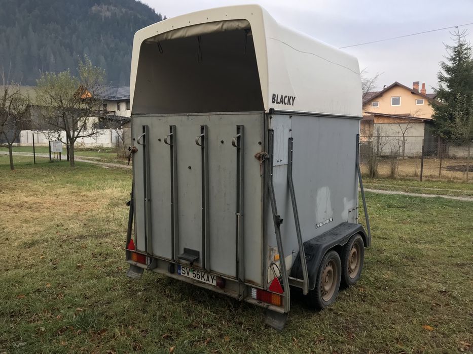 Vand remorca animale 2 cai Campulung Moldovenesc • OLX.ro