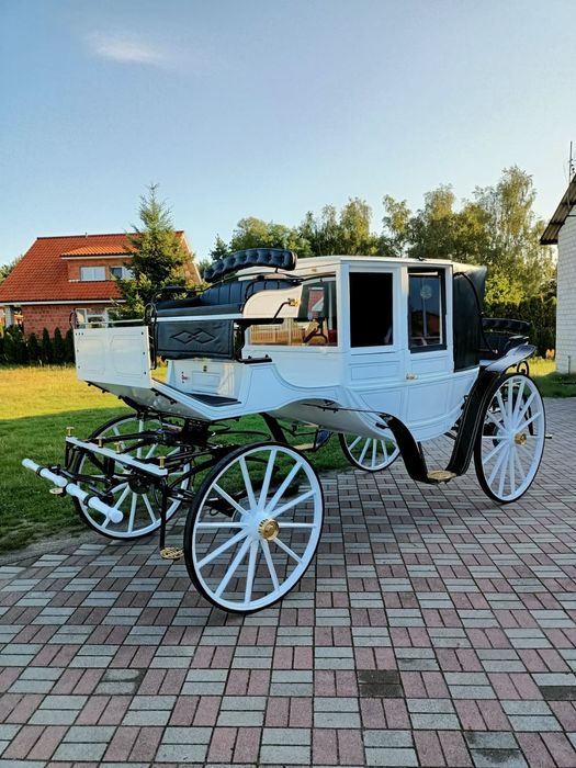 Trasura glasslandauer,caleasca de gala Sighisoara • OLX.ro