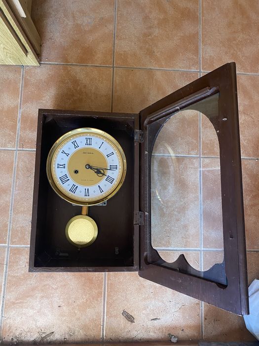 Ceas cu pendul jantar vintage anii 1940 Goruni • OLX.ro