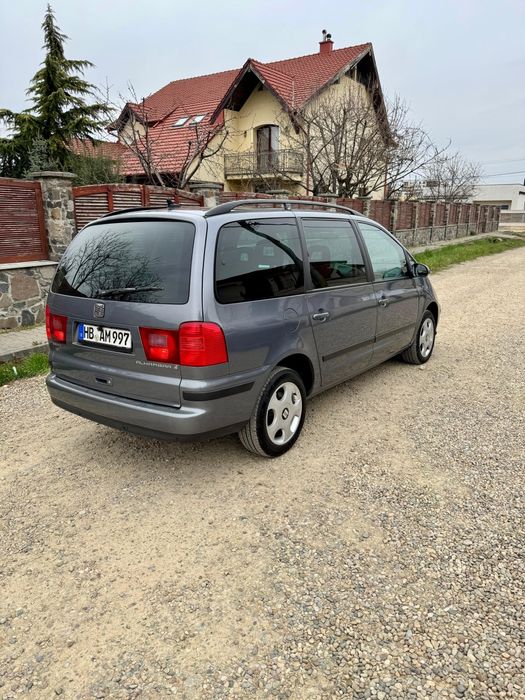 VW SHARAN 7 locuri 4x4 an 2010 Pret 4099€uro 1,9 TDI D Oradea • OLX.ro