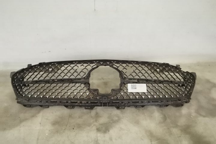 Grila Centrala Radiator Originala In Stare Buna Facelift 2023 2024 Bucuresti Sectorul 6 • OLX.ro