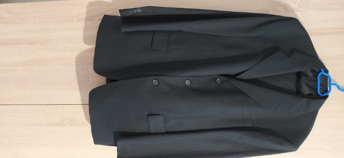Costum barbatesc din lana 100% Pitesti • OLX.ro