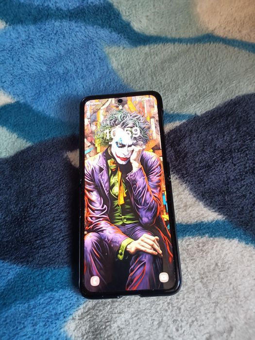 Samsung Galaxy Z4 Flip Black + 3 huse Baia Mare • OLX.ro