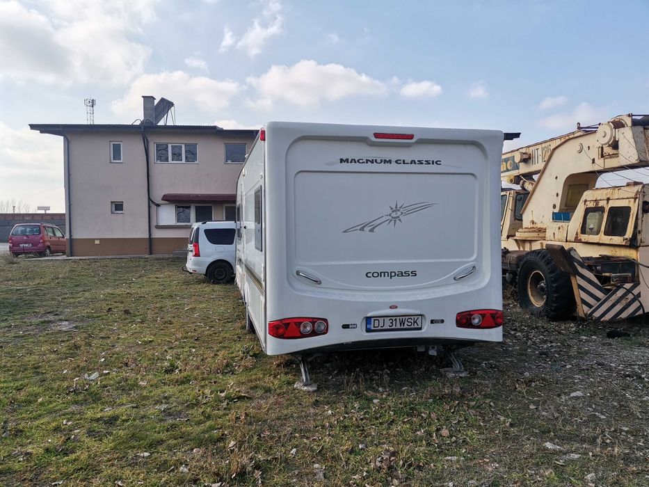 Vand rulota Compass Magnum 2005 Craiova • OLX.ro