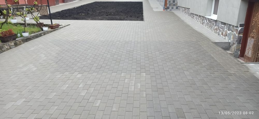 Lucrări de montaj pavaj, platforme, parcări,trotuare, borduri, rigole ...