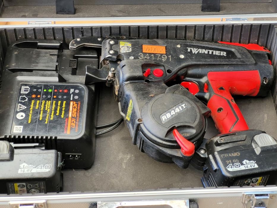 Pistol de legat fier (max 441) de închiriat Ghiroda • OLX.ro