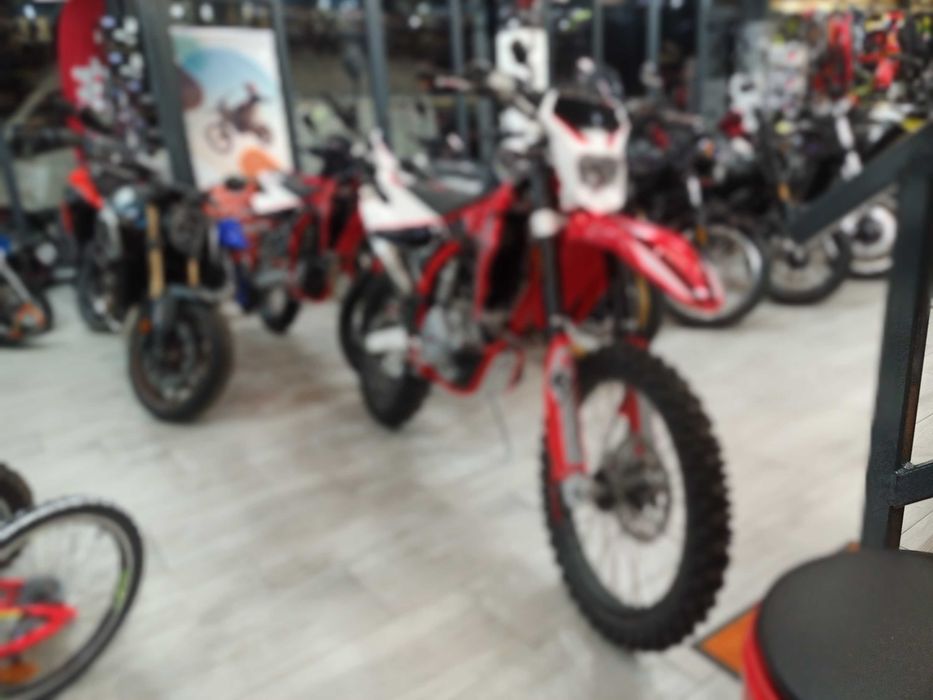 SWM RS 500R model 2024 0km inmatriculabila - prin EST BIKE Campina ...