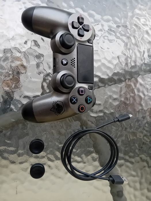 Оригинален лимитиран джойстик за Playstation 4 + USB кабел + тапи гр. София 7-ми 11-ти километър ...