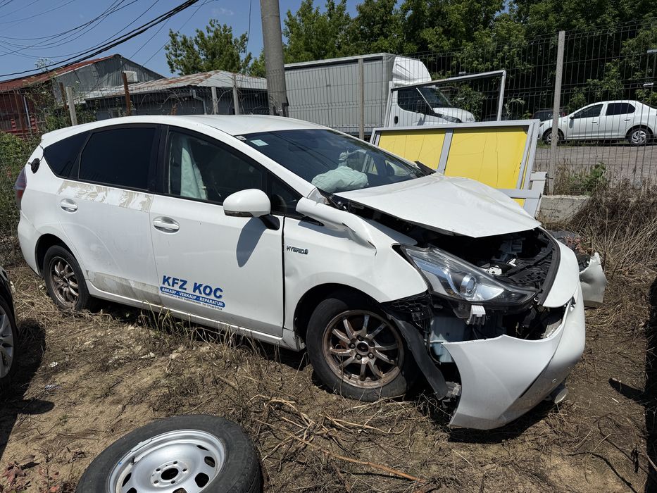 Toyota Prius Plus 2016 Bragadiru • OLX.ro