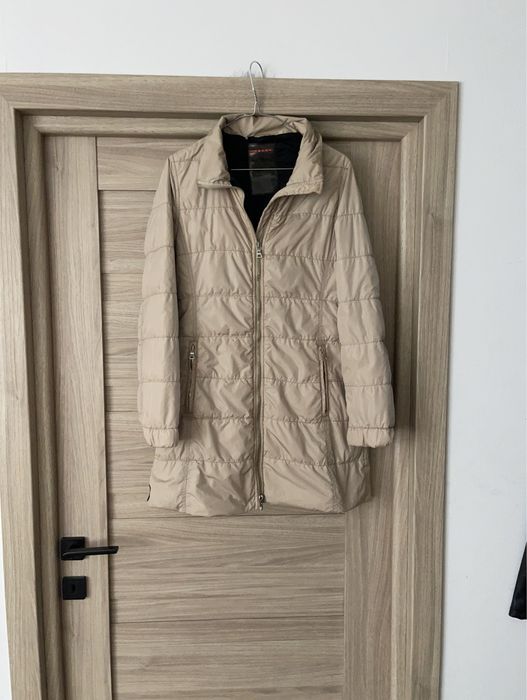 Geaca Prada cu umplutura din puf Buzau • OLX.ro