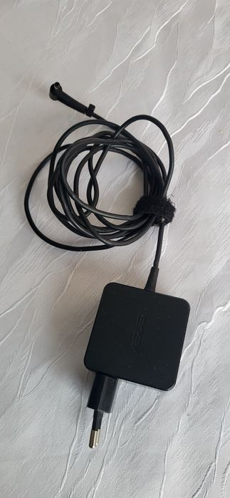 Încărcător laptop Asus 19V,1,74A,33W, mufa5.5x2.5 Novaci • OLX.ro