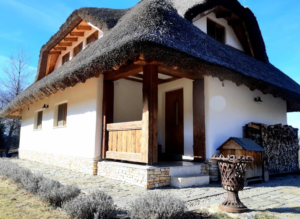 Casa finisata in stil rustic, cu teren 550mp Salicea • OLX.ro