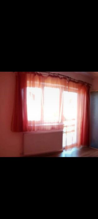Lot 2 draperii și două perdele rosii Baia Mare • OLX.ro