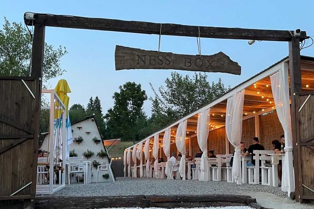 Restaurant - Terasa - GRATIS -Teren pentru construire casute tip A ...