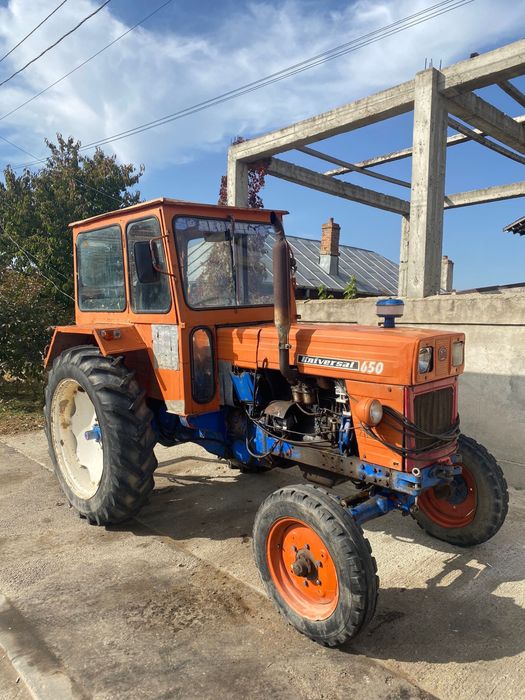 Tractor Universal U650 Stefanestii de Jos • OLX.ro