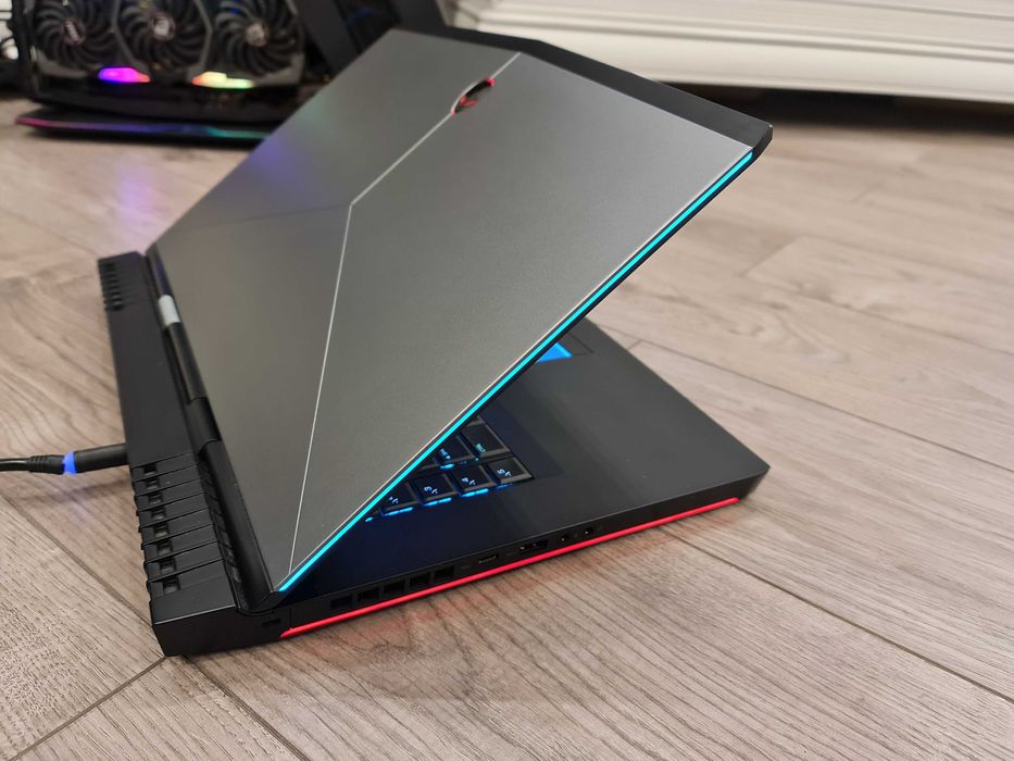 Laptop gaming Alienware ,intel core i7 ,video 8 GTX 1070, ram 32 gb ...
