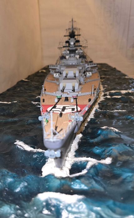 Model macheta statical Bismarck Ploiesti • OLX.ro