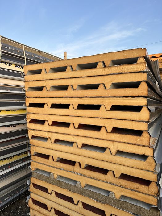 Panouri Sandwich Noi Cal 2 Craiova • OLX.ro