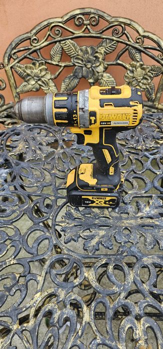 Filetanta cu percuție dewalt dcd 795 Bacau • OLX.ro