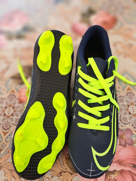 Бутонки номер 40 гр. Сливен Комлука • OLX.bg