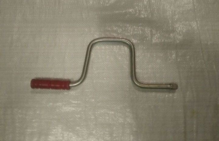 Coarba auto impact din comunism pentru rotile cu suruburile blocate ...