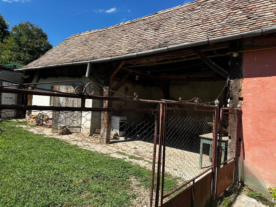 Casă săsească de vânzare în Nemsa Medias • OLX.ro