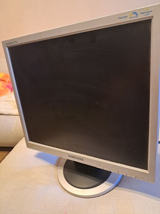Монитор Samsung 17' гр. София Люлин 8 • OLX.bg