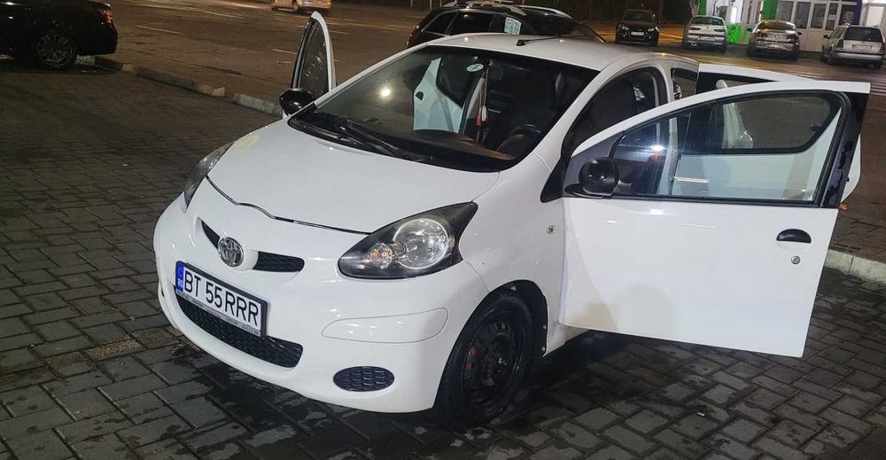 Toyota aygo din 2011 , euro 5 , kilometri 140 000 , AC Iasi • OLX.ro