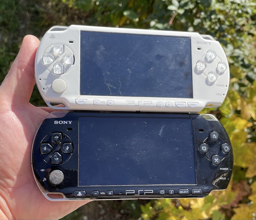 Sony PSP 2 bucati 2003 & 3004 Bucuresti Sectorul 3 • OLX.ro