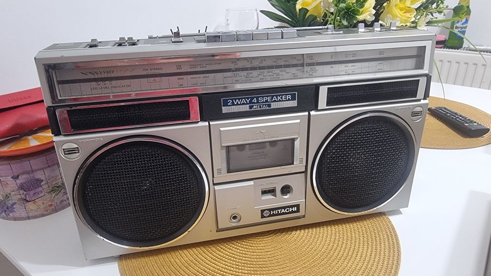 Radio casetofon Hitachi Ghetto Blaster Boombox TRK-725OE Calarasi • OLX.ro