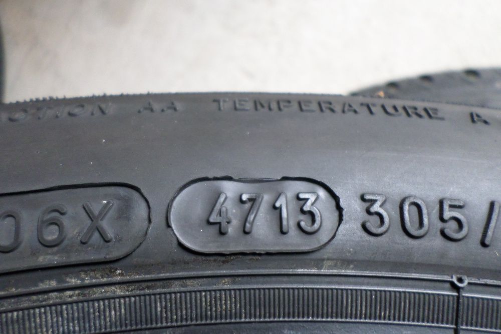 MICHELIN 305/30/20-2бр 5.0мм гр. Карнобат • OLX.bg