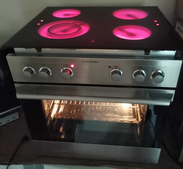 Печка за вграждане с керамични котлони ELECTROLUX/AEG ГЕРМАНИЯ гр. Плевен Широк център • OLX.bg