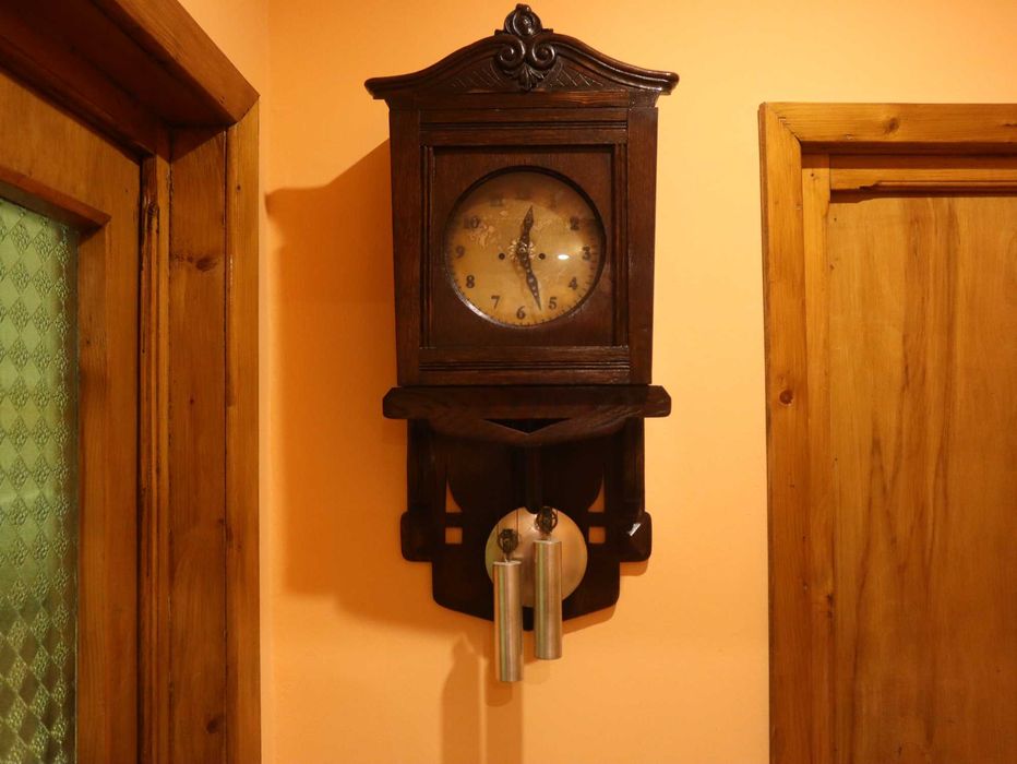 Pendula veche cu greutati si cadran argintat Iasi • OLX.ro