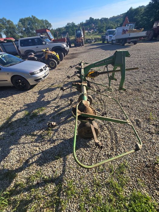 Grebla imprastiat dupa tractor 4 rotoare deutz fahr 4.5m tot original ...