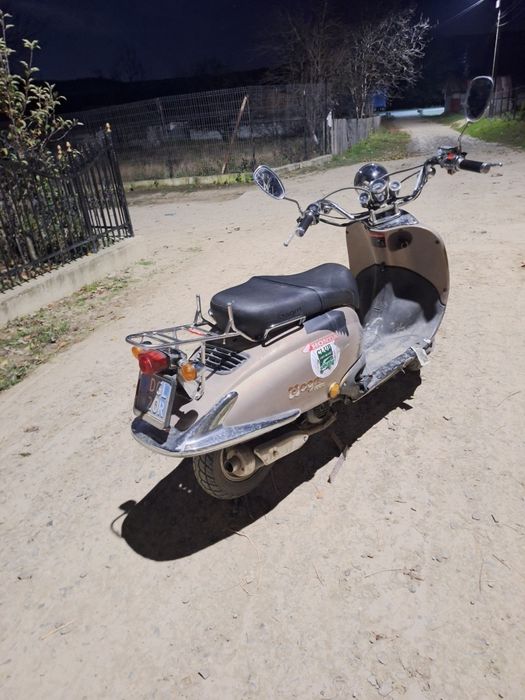 Vând/schimb scuter 80cc 4T Buda • OLX.ro