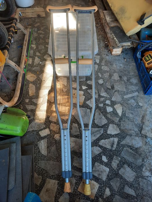 Алуминиеви Патерици с. Герман • OLX.bg