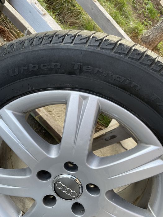 Продавам един чифт гуми с джанти за Audi Q7 гр. Две могили • OLX.bg