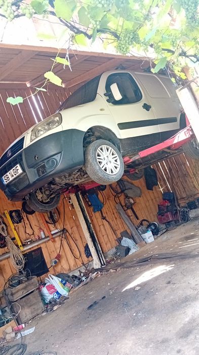 Elevator auto 2,5 tone Sibiu • OLX.ro